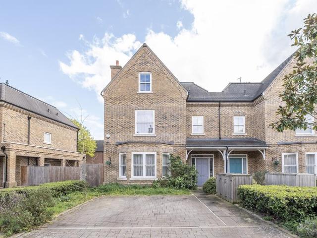 5 bedroom house for sale
