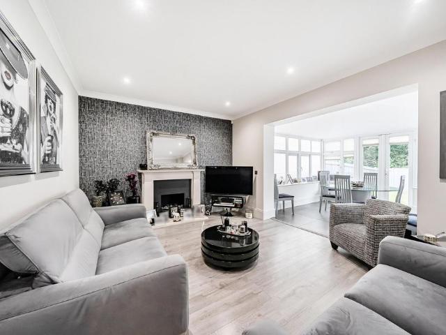 5 bedroom house for sale