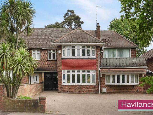 5 bedroom house for sale