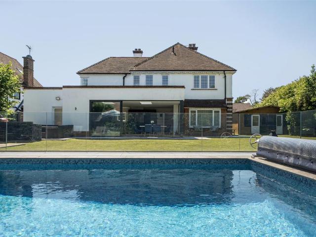 5 bedroom house for sale