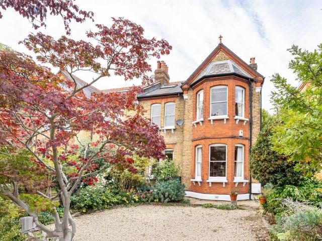5 bedroom house for sale