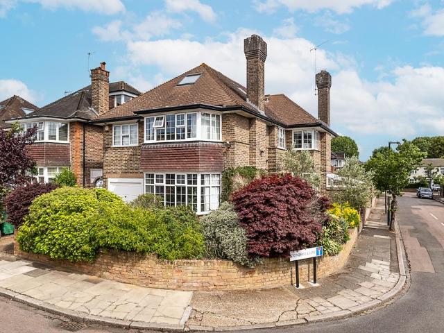 5 bedroom house for sale