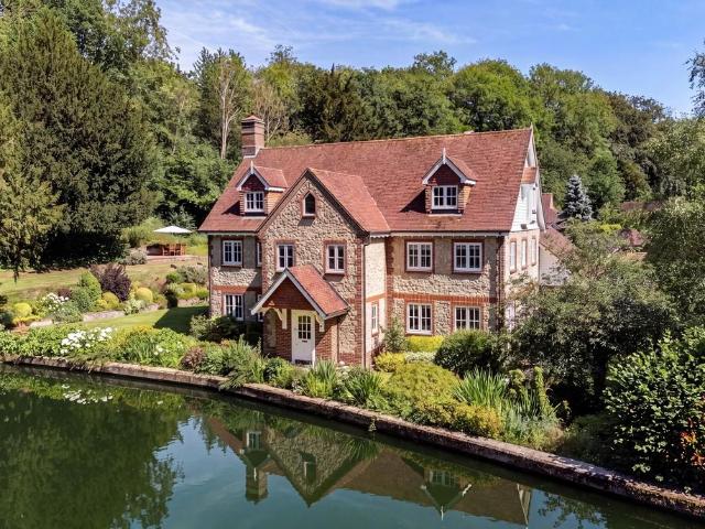 5 bedroom house for sale
