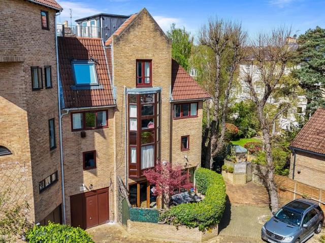 5 bedroom house for sale