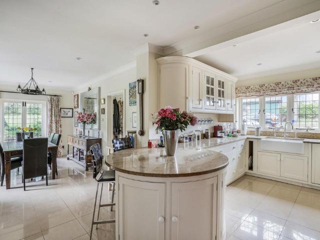 5 bedroom house for sale