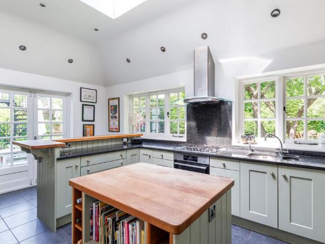 5 bedroom house for sale