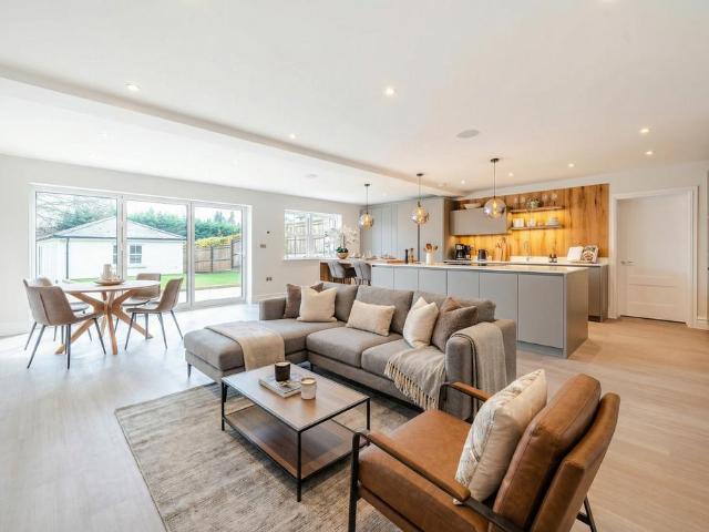 5 bedroom house for sale