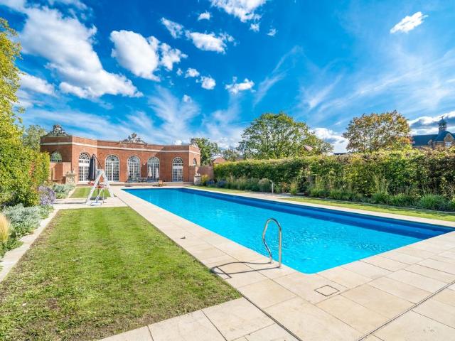 5 bedroom house for sale