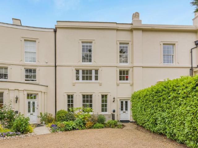 5 bedroom house for sale