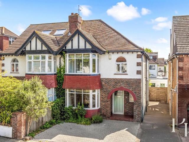 5 bedroom house for sale