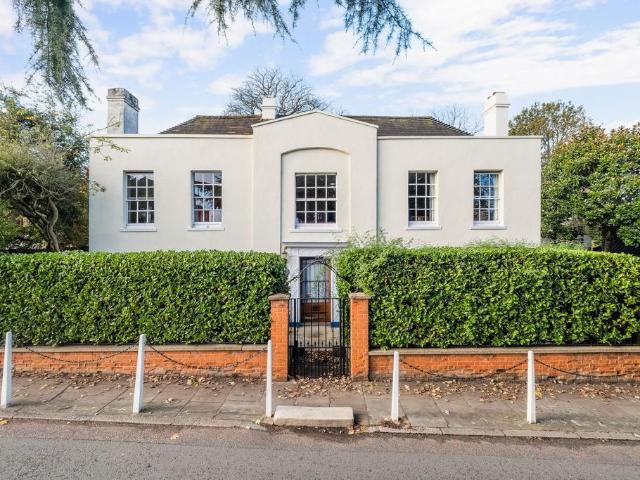 5 bedroom house for sale