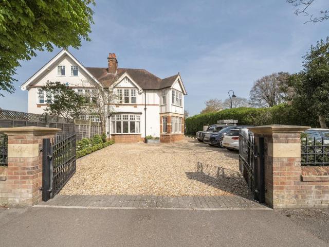 5 bedroom house for sale