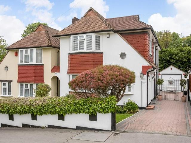 5 bedroom house for sale