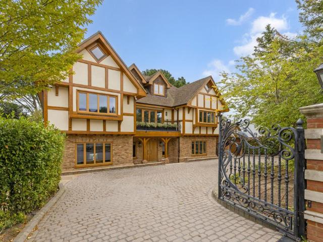5 bedroom house for sale