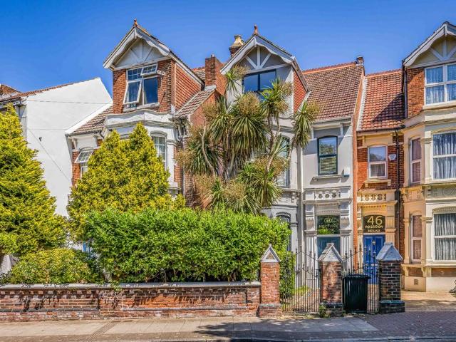 5 bedroom house for sale