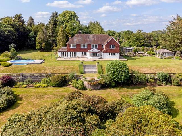 5 bedroom house for sale