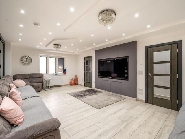 5 bedroom house for sale