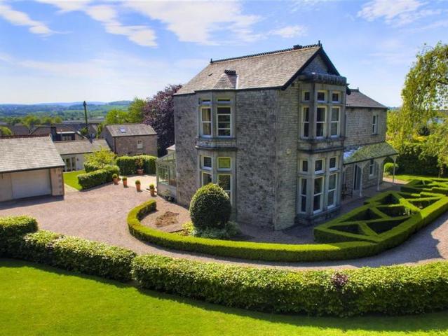 5 bedroom house for sale