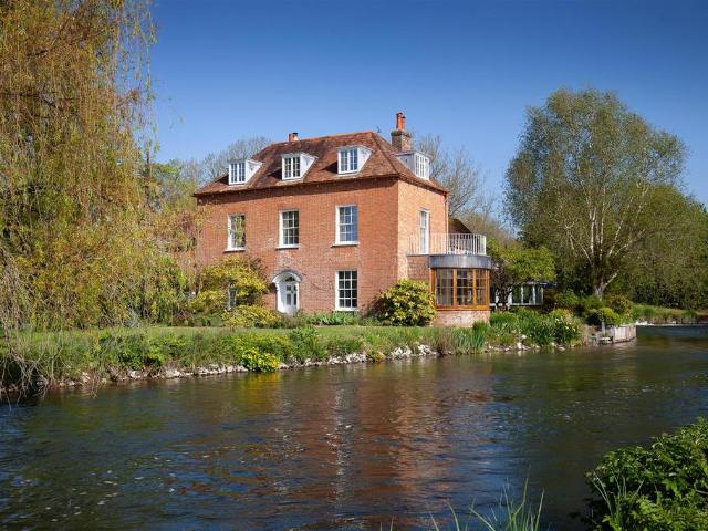 5 bedroom house for sale
