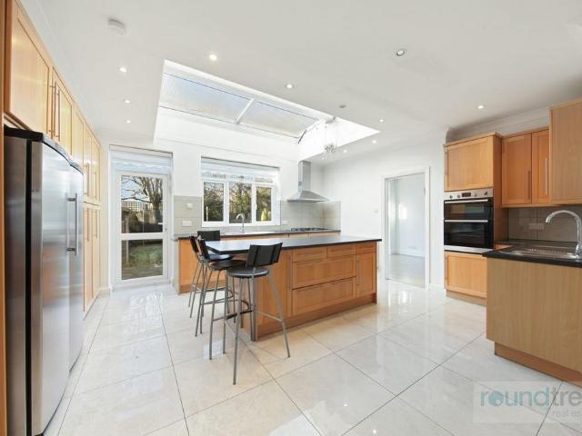 5 bedroom house for sale