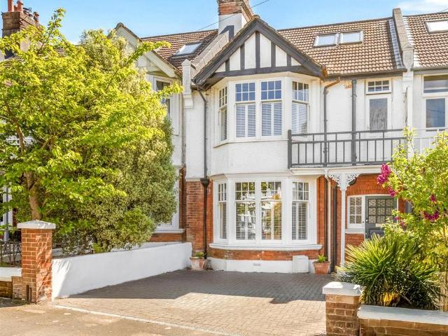 5 bedroom house for sale
