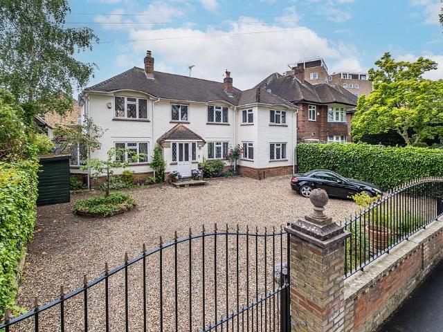 5 bedroom house for sale