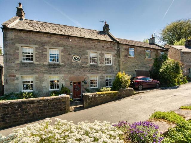 5 bedroom house for sale