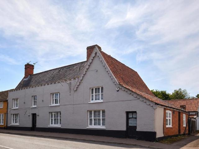5 bedroom house for sale