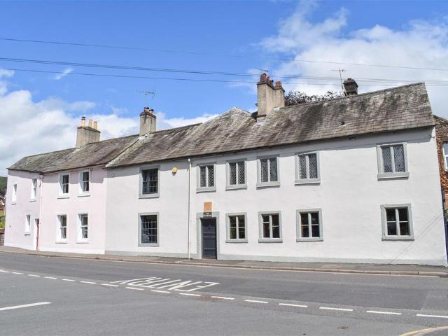 5 bedroom house for sale
