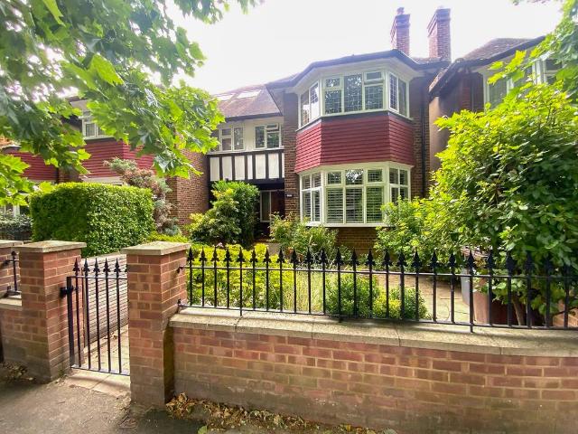 5 bedroom house for sale