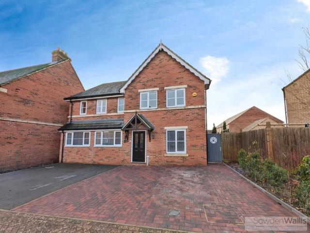 5 bedroom house for sale