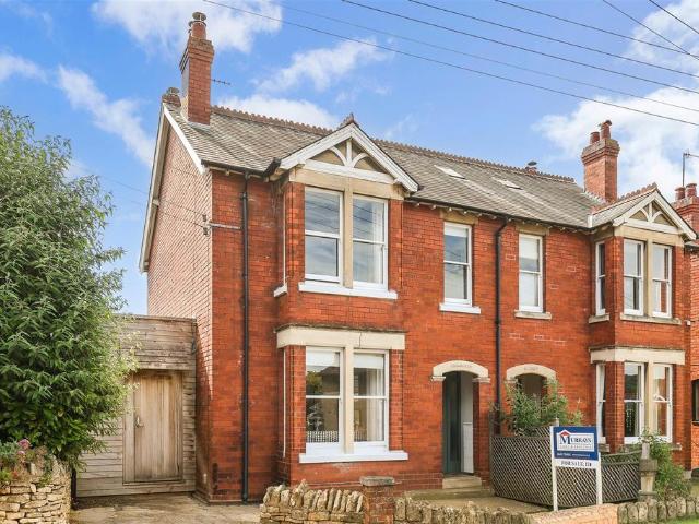 5 bedroom house for sale