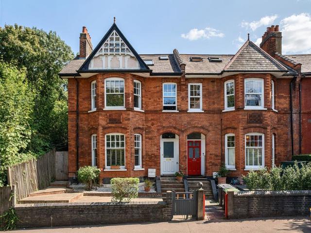 5 bedroom house for sale