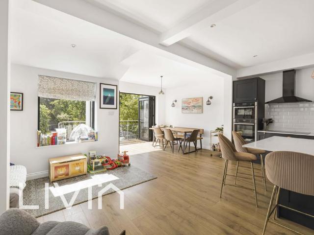 5 bedroom house for sale