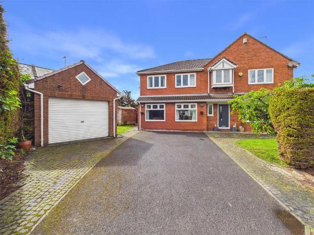 5 bedroom house for sale