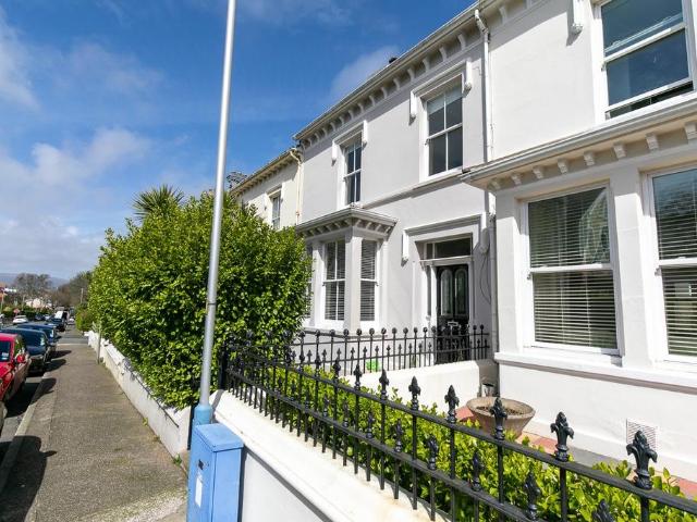 5 bedroom house for sale