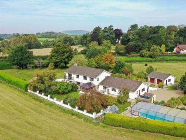 5 Bedroom House For Sale In Groesfaen