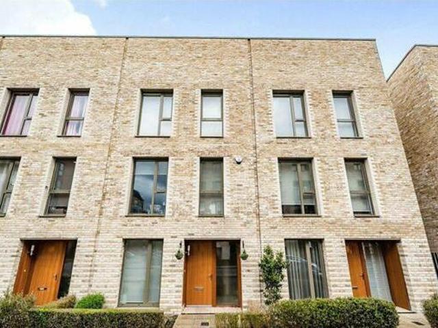 5 Bedroom House For Sale In Edgware Green