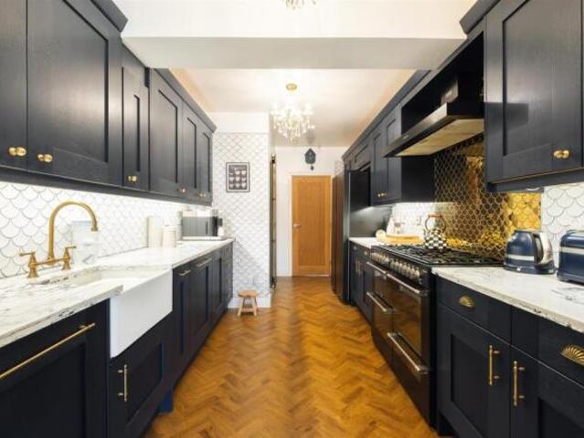 5 bedroom house for sale in Fixby Road, Fixby, Huddersfield, HD2 2JN, HD2