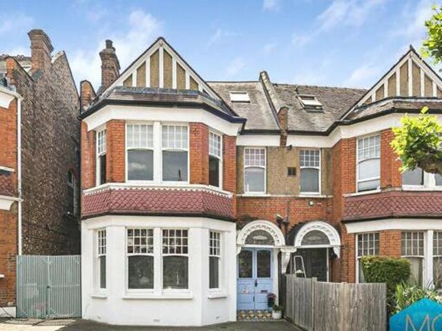 5 Bedroom House For Sale In Finchley, London