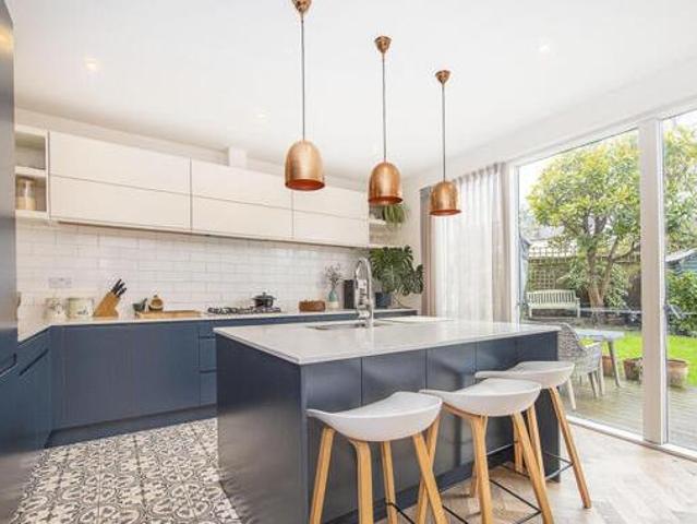 5 Bedroom House For Sale In London