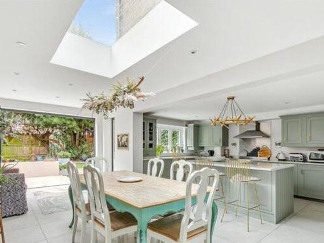 5 Bedroom House For Sale In London