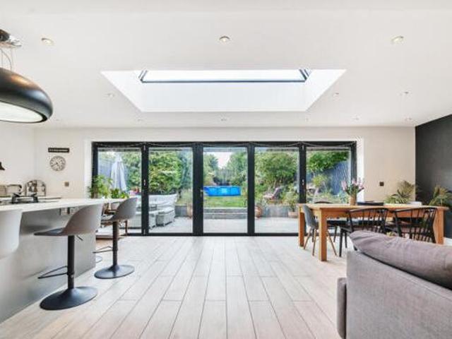 5 Bedroom House For Sale In London