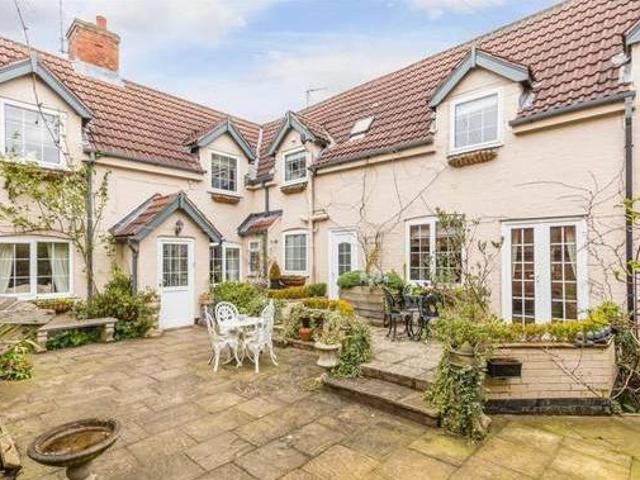 5 bedroom house for sale in Main Road RadcliffeOnTrent Nottinghamshire NG12