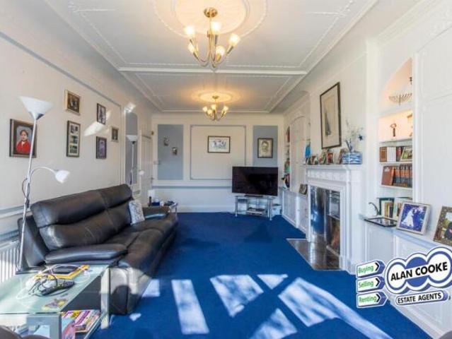 5 bedroom house for sale in Stonegate Road, Leeds, LS17