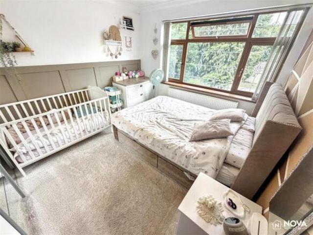 5 bedroom house for sale in Stratton Gardens, Luton, LU2