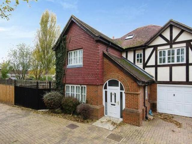 5 Bedroom House For Sale In Worcester Park
