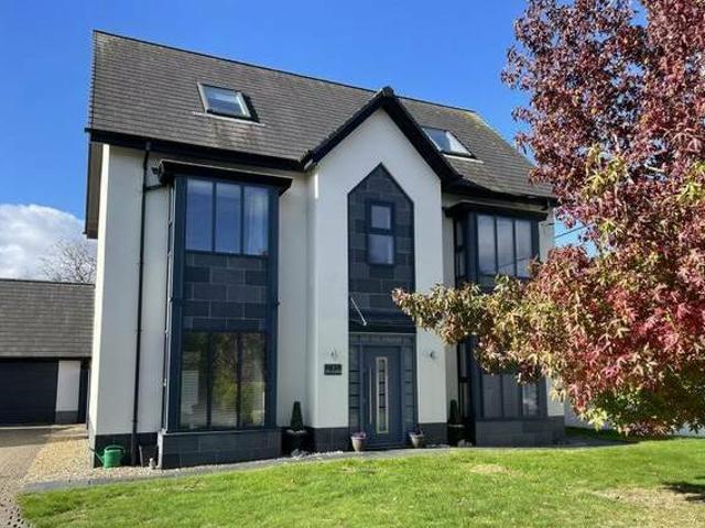 5 bedroom house for sale in Wellfield Road Marshfield CF3