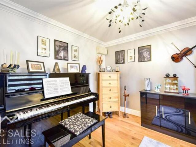5 bedroom house for sale in The Spinney, Sheffield, S17