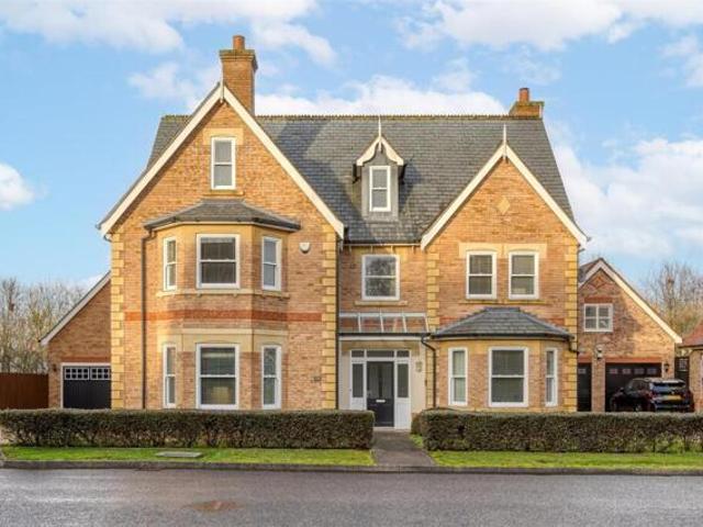 5 Bedroom House Fairfield Hertfordshire LS100854932